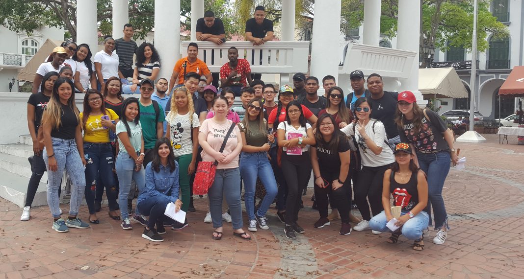Estudiantes de la sede USMA Colón realizan gira al Casco Antiguo
