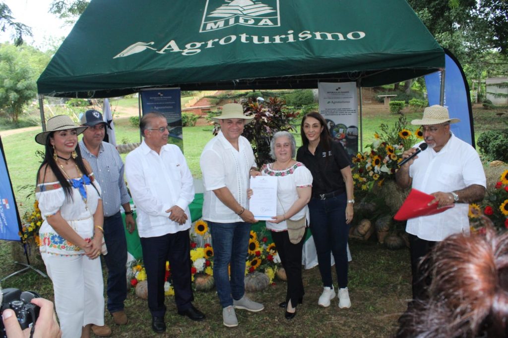 La Granja Casiciaco de la USMA se certifica como finca agroturística