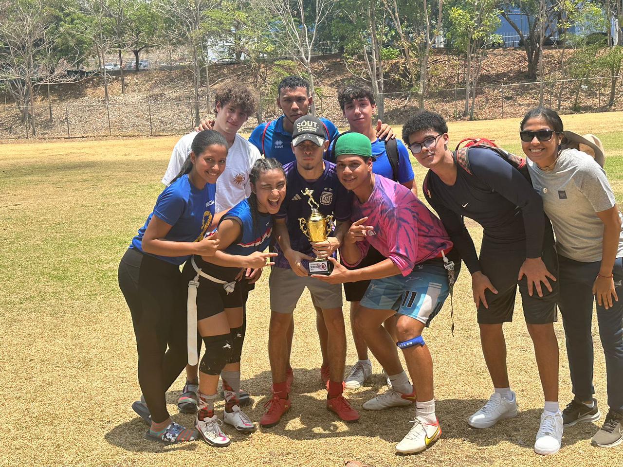 Vida Universitaria organiza el Jamboree Flag Football USMA Frailes